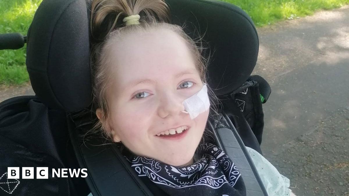 Eva 'doing really good' after spinal surgery - BBC News