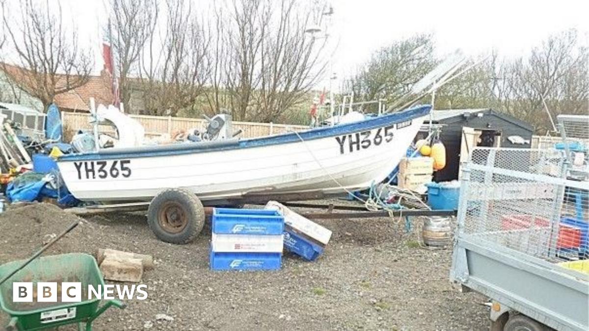 New plans emerge for contested Sea Palling fishing site - BBC News