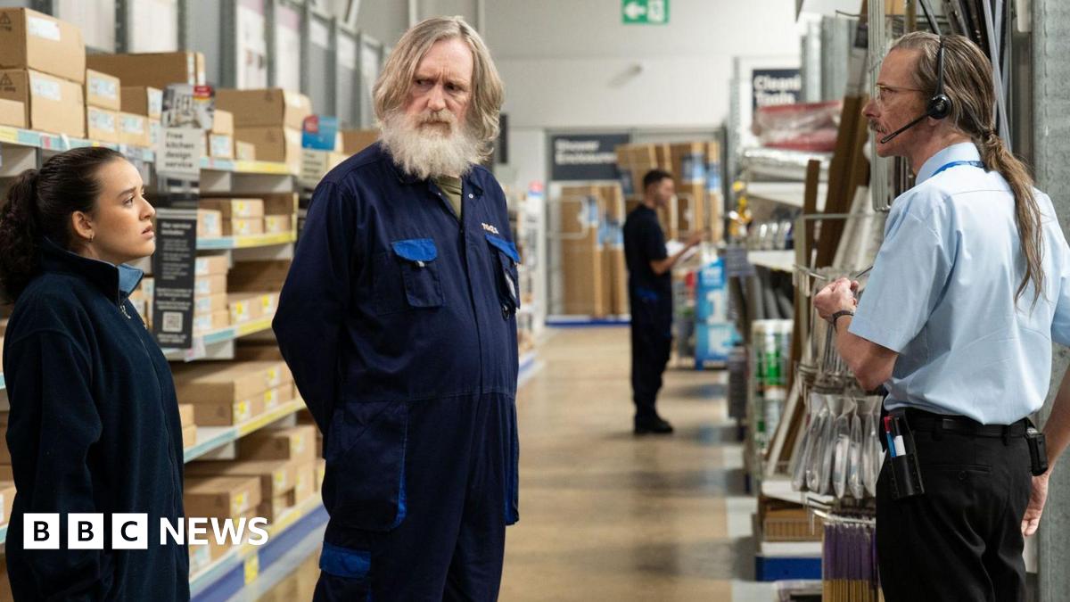 Greater Manchester town transformed for Mackenzie Crook comedy - BBC News