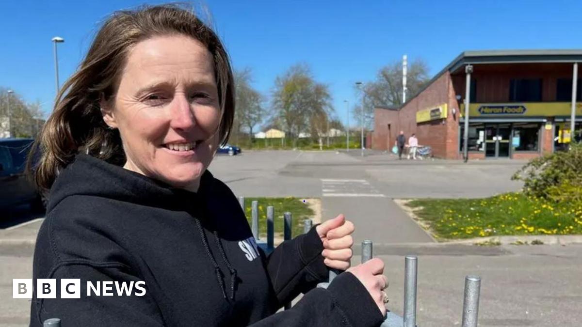 Hull community leader: MPs should feel pain of winter fuel cut - BBC News