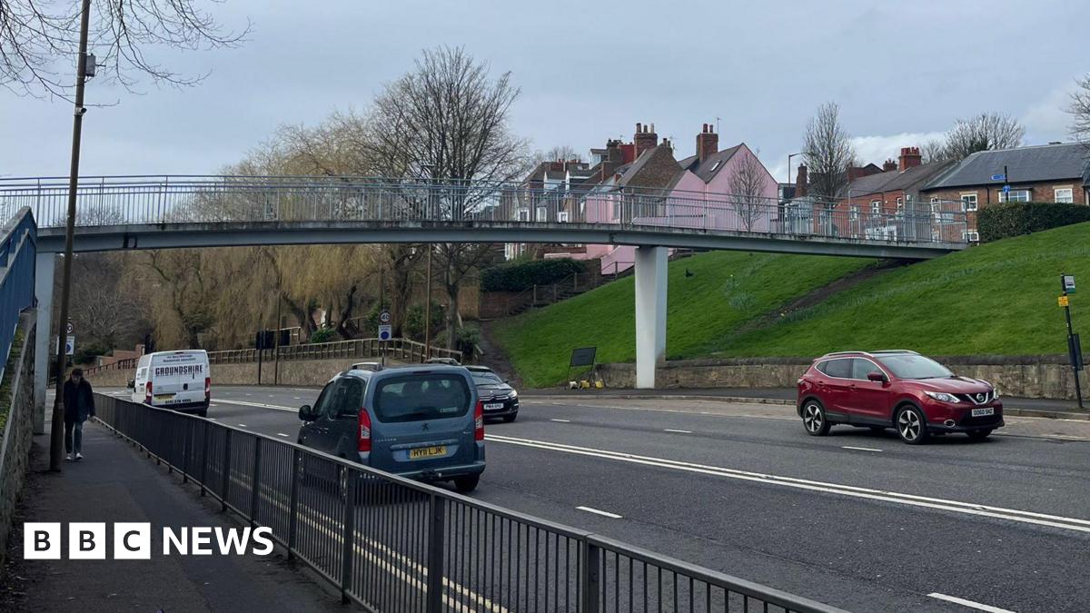 Durham: Road closure warnings for Leazes bridge demolition - BBC News