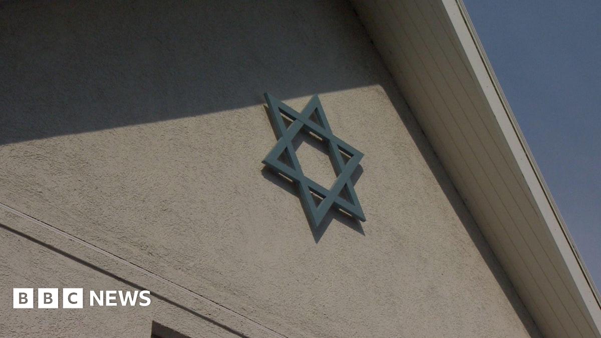 Jersey police patrols after Manchester attack - BBC News