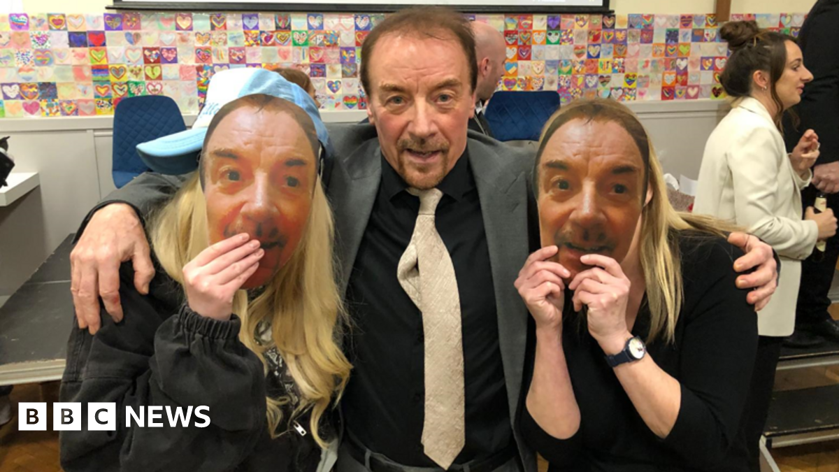 St Mary's staff celebrate teacher Kevin Wyse's 50-year career - BBC News