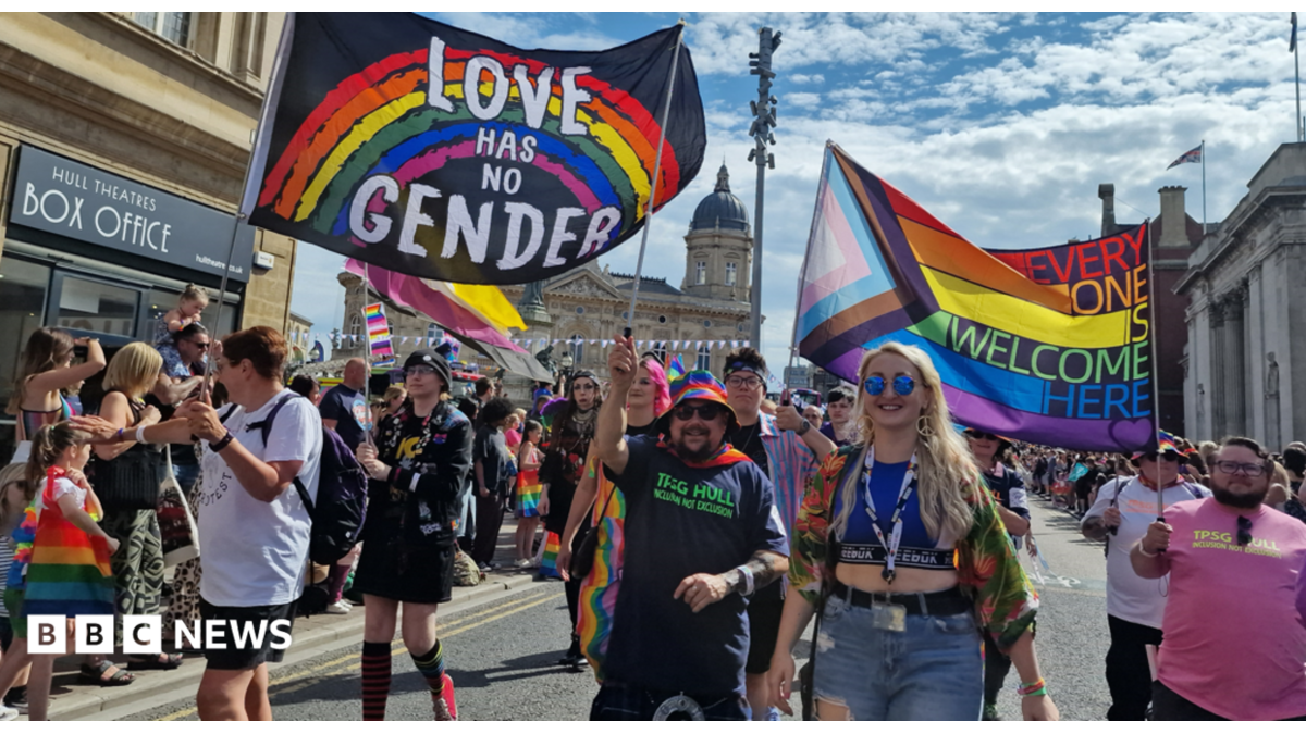 Hull Pride: Thousands gather in city to celebrate inclusivity - BBC News