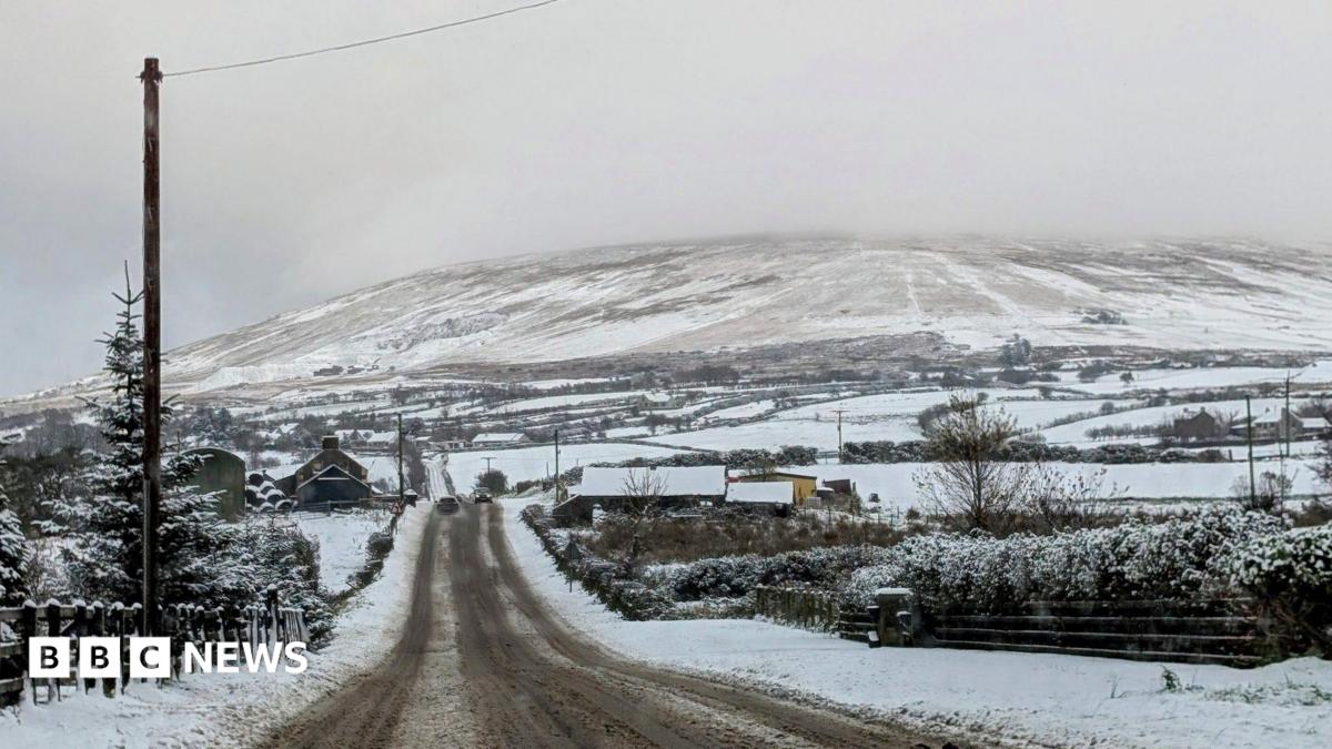 Yellow warning for snow and ice across NI - BBC News