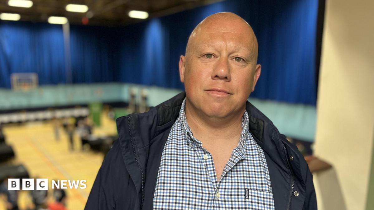 Ross Le Brun wins Guernsey's first island-wide by-election - BBC News