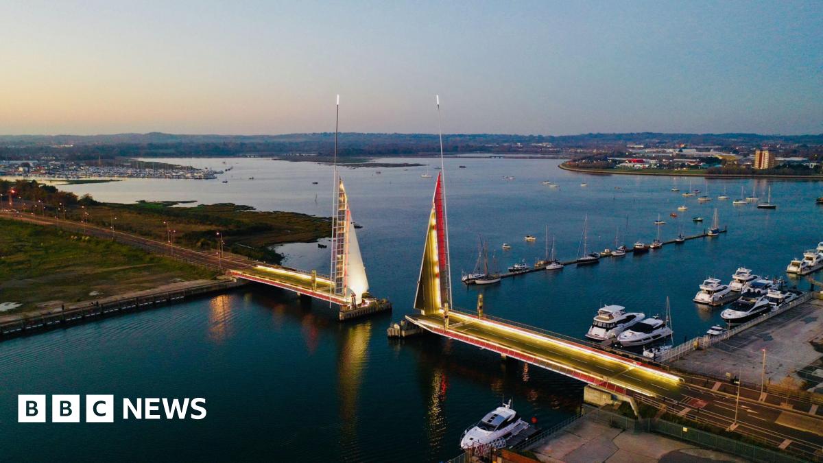 Flood defences £25m investment to protect homes - BBC News