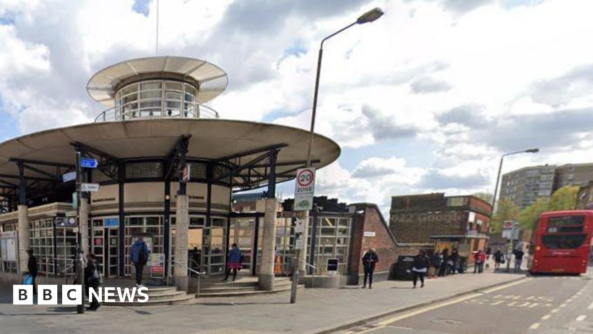 Woolwich Arsenal: Bus driver guilty over death of pedestrian - BBC News