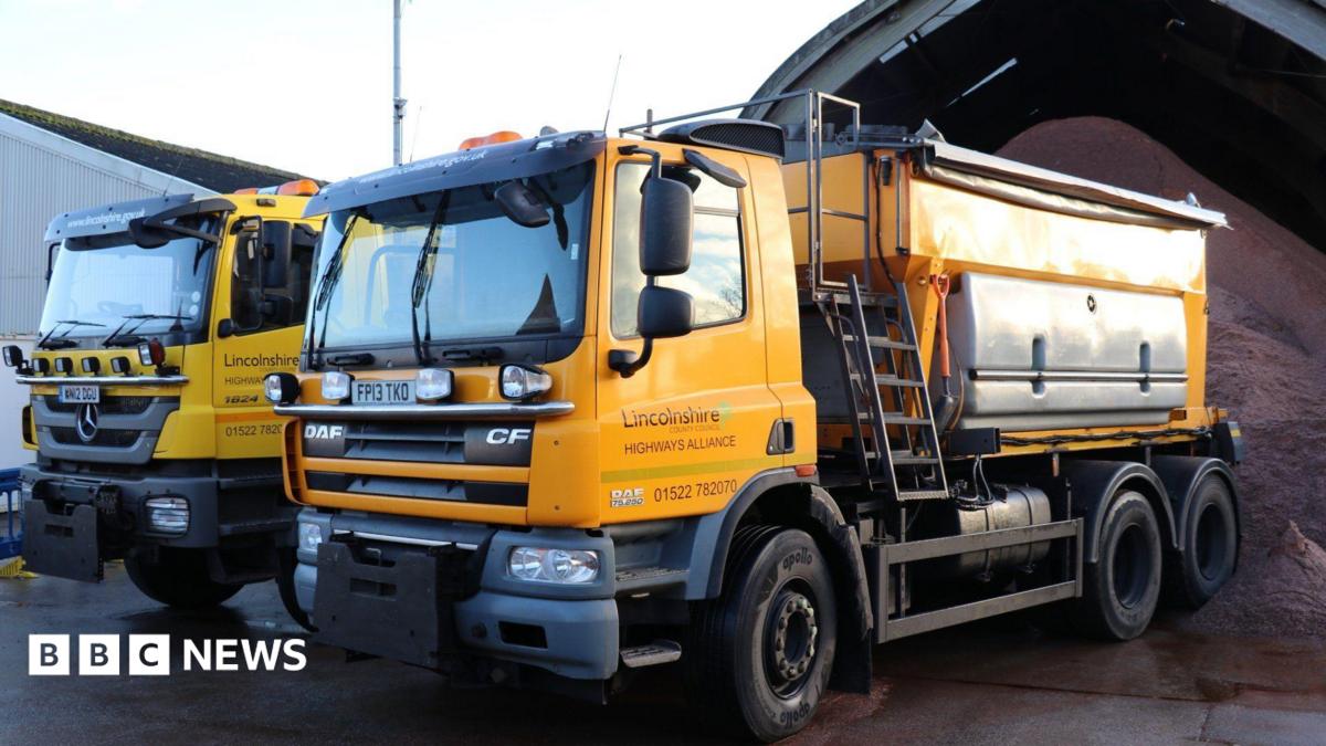 Lincolnshire County Council considering new £3.5m highways depot - BBC News