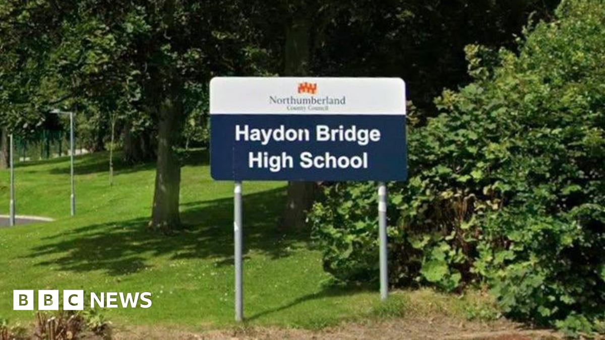 Hexham Haydon Bridge High School strike over behaviour - BBC News