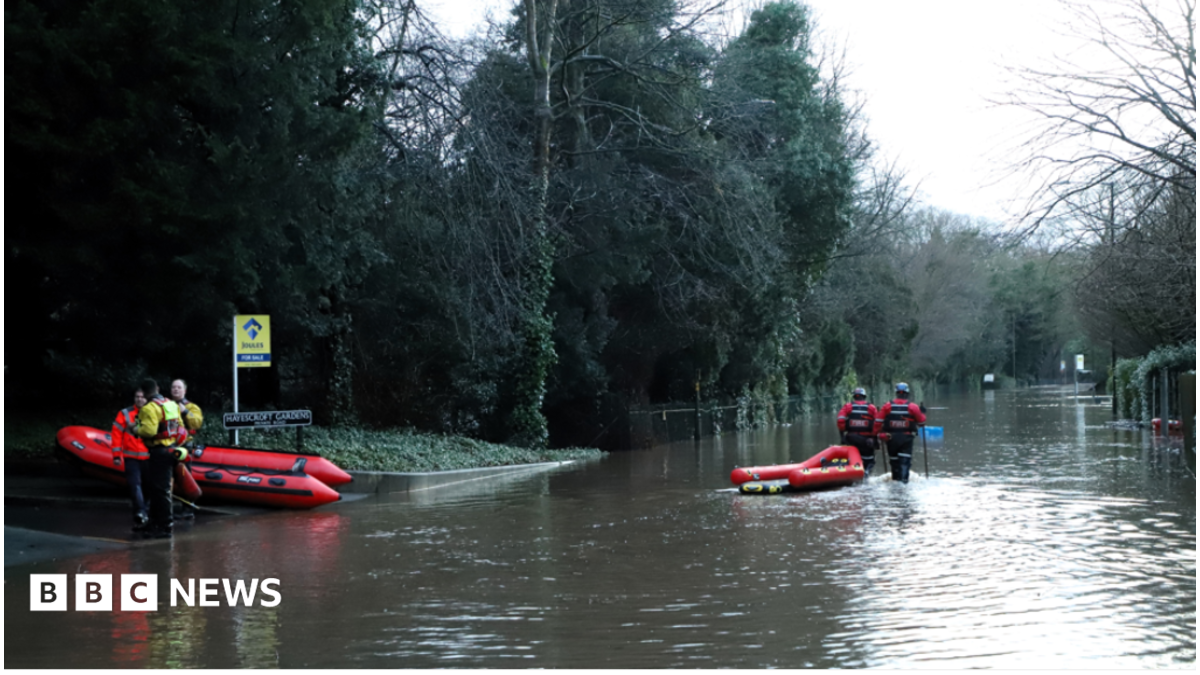 In pictures: Floods deluge homes and roads - BBC News