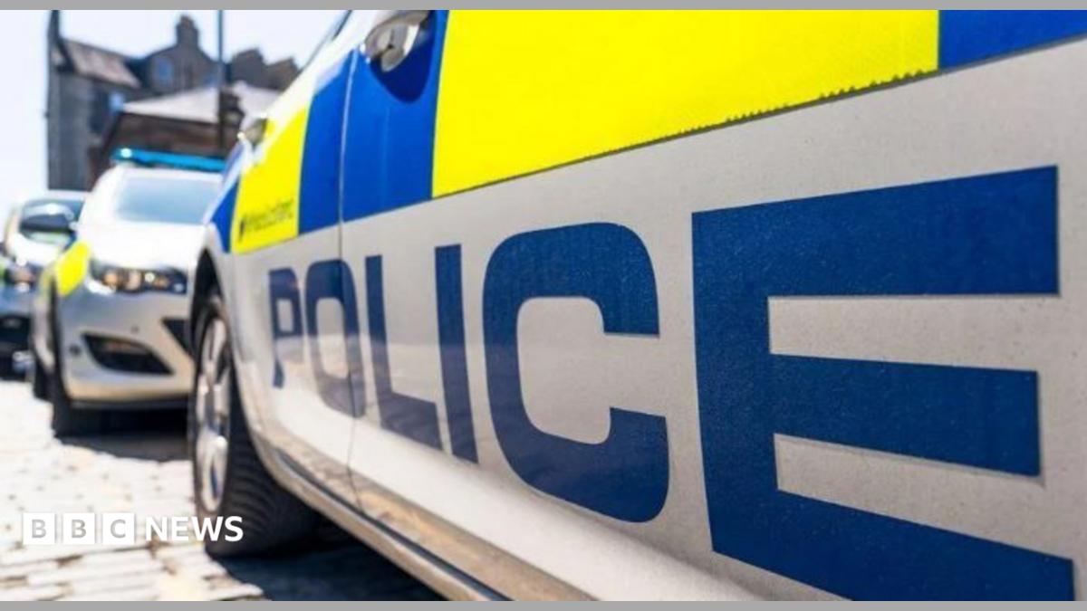 Kent: Driver arrested following collision with marked police car - BBC News
