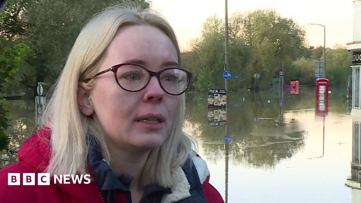 Yorkshire flooding: Catcliffe residents feel abandoned by authorities ...