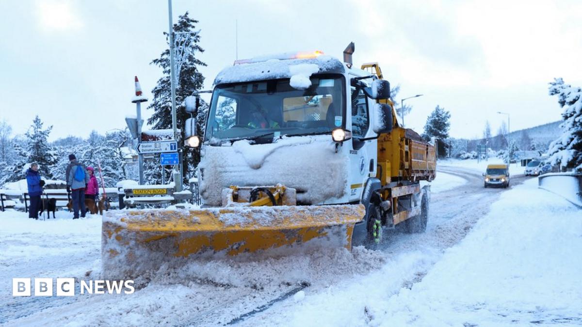 Travel warning as snow and ice alert covers all of Scotland - BBC News
