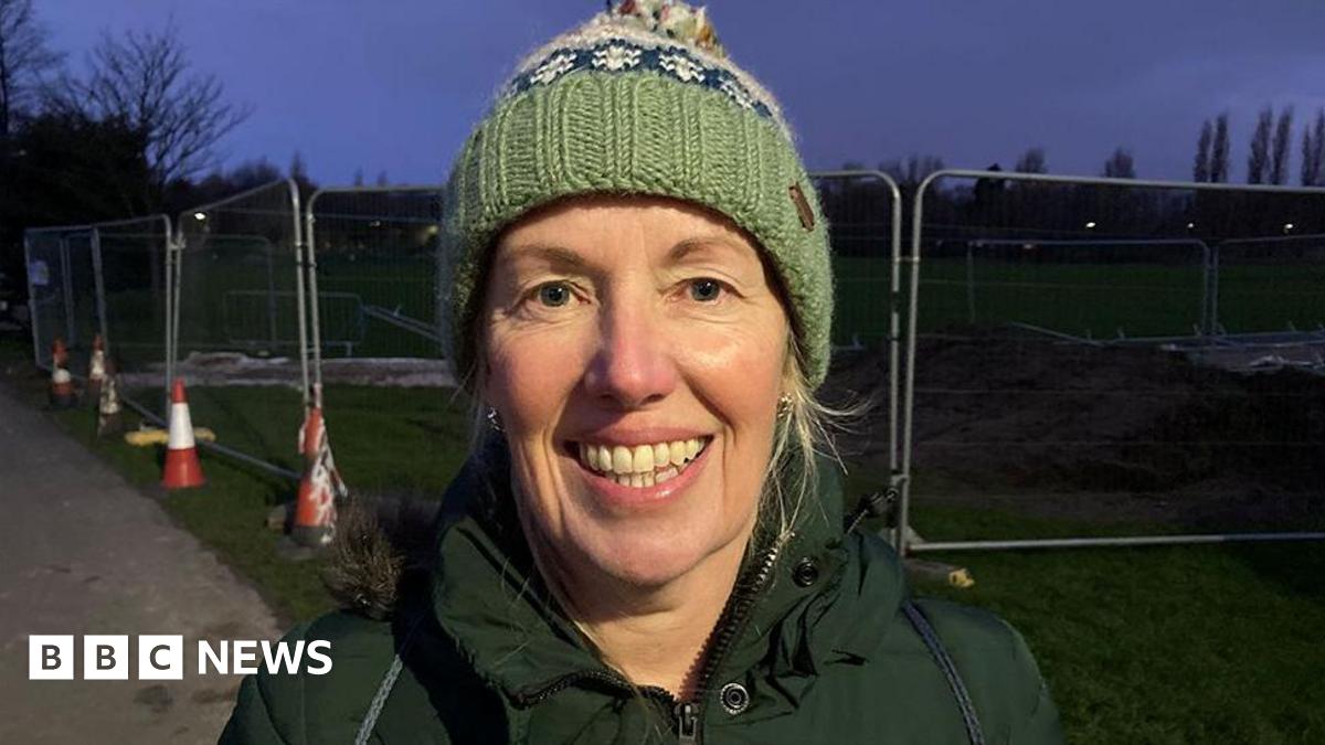 'Over the moon' Lytham park team raise £300k for new hub - BBC News