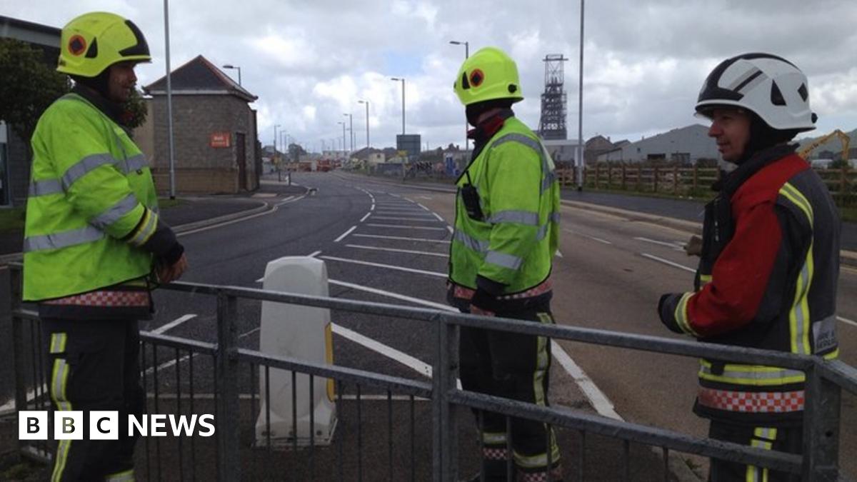 Bleach drum spill causes chemical scare - BBC News