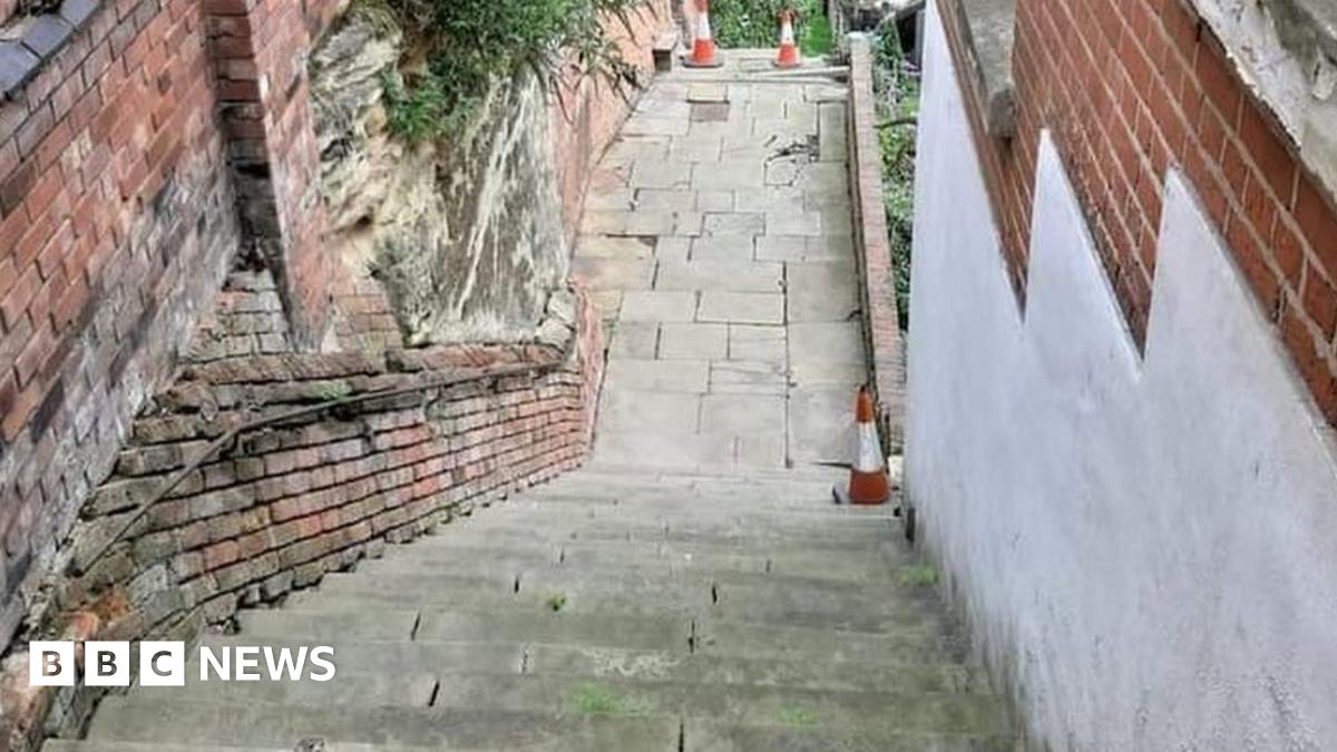 New campaign launched to save 500-year-old city steps - BBC News