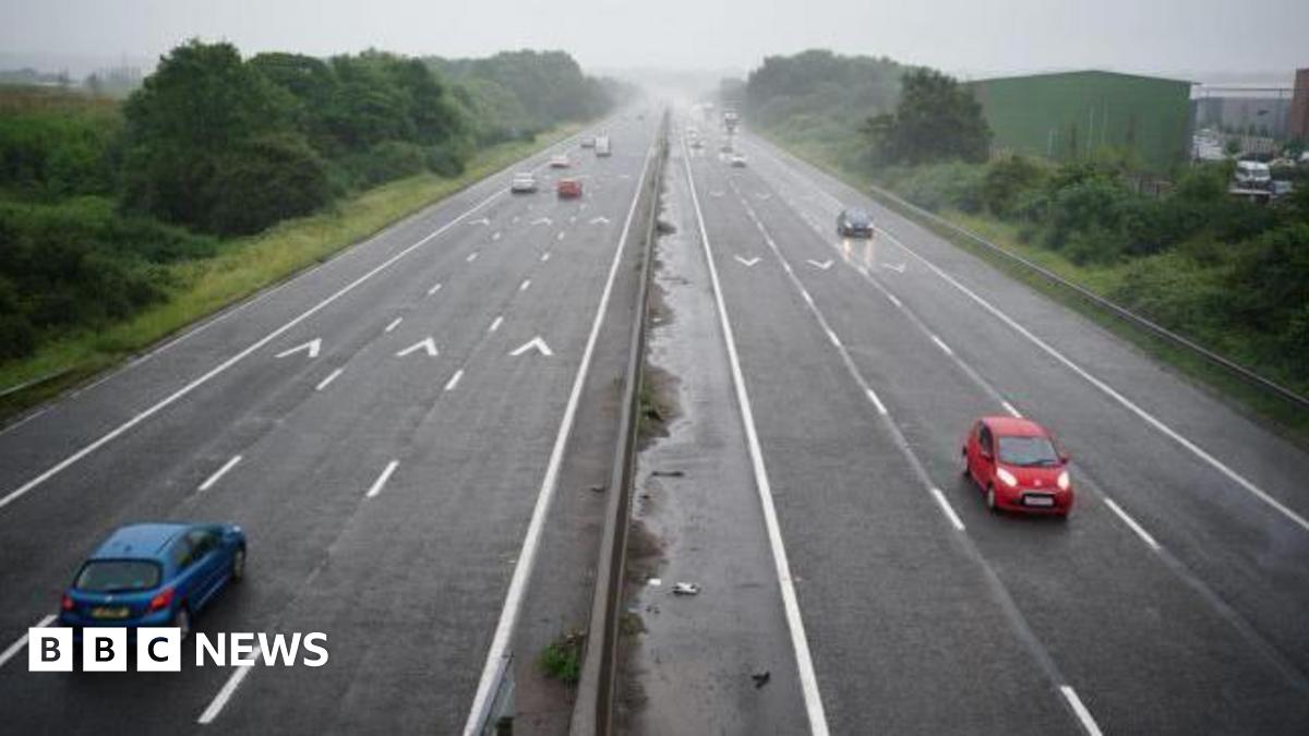 Swindon may join forces with councils in the east in devolution - BBC News
