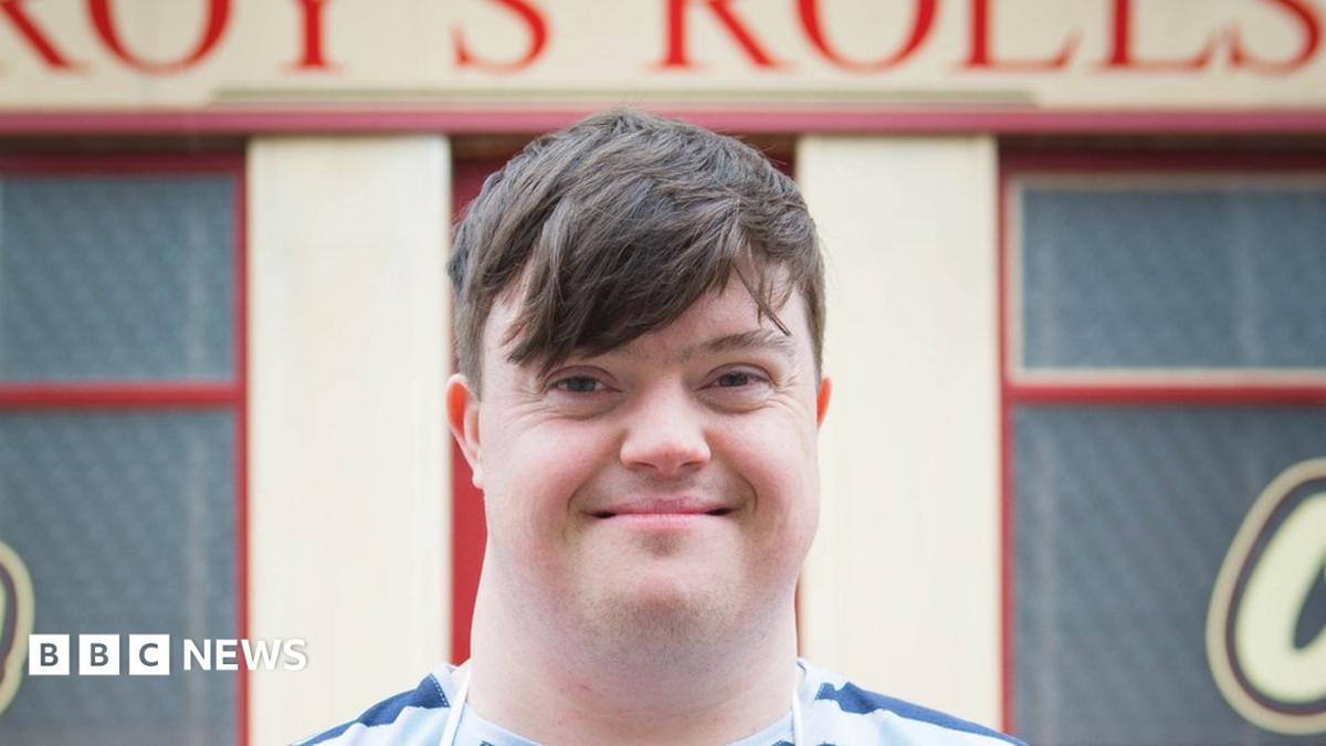 Theatre calls for learning disability Oscar winner - BBC News