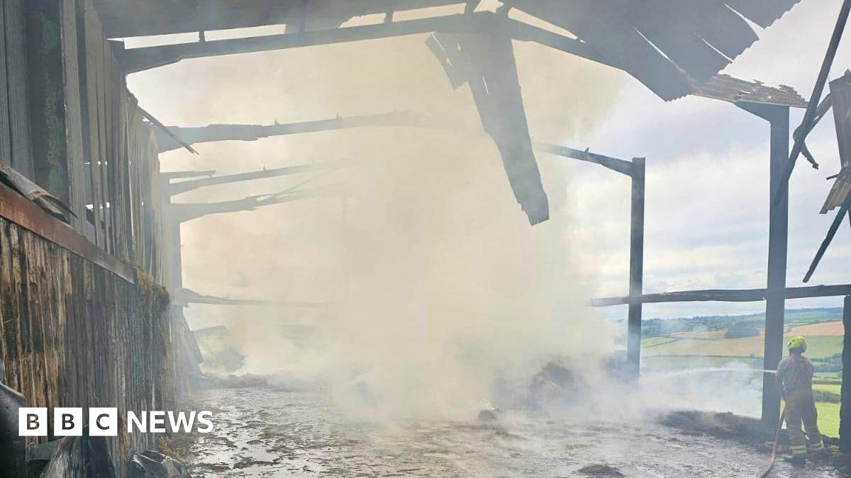 Cornwall barn fire took 31 hours to put out - BBC News
