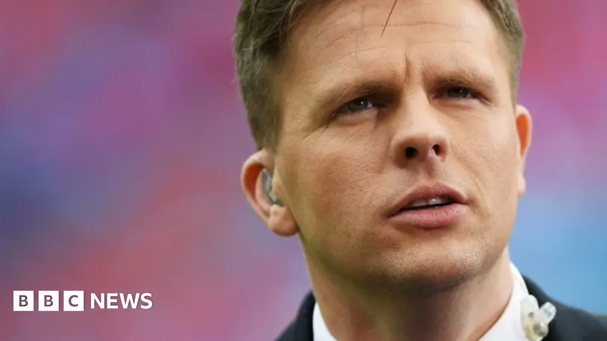 Jake Humphrey's 'life lessons' rolled out to Norfolk schools - BBC News