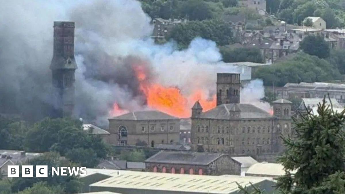 Fire at Dalton Mills in Keighley being treated as arson - BBC News