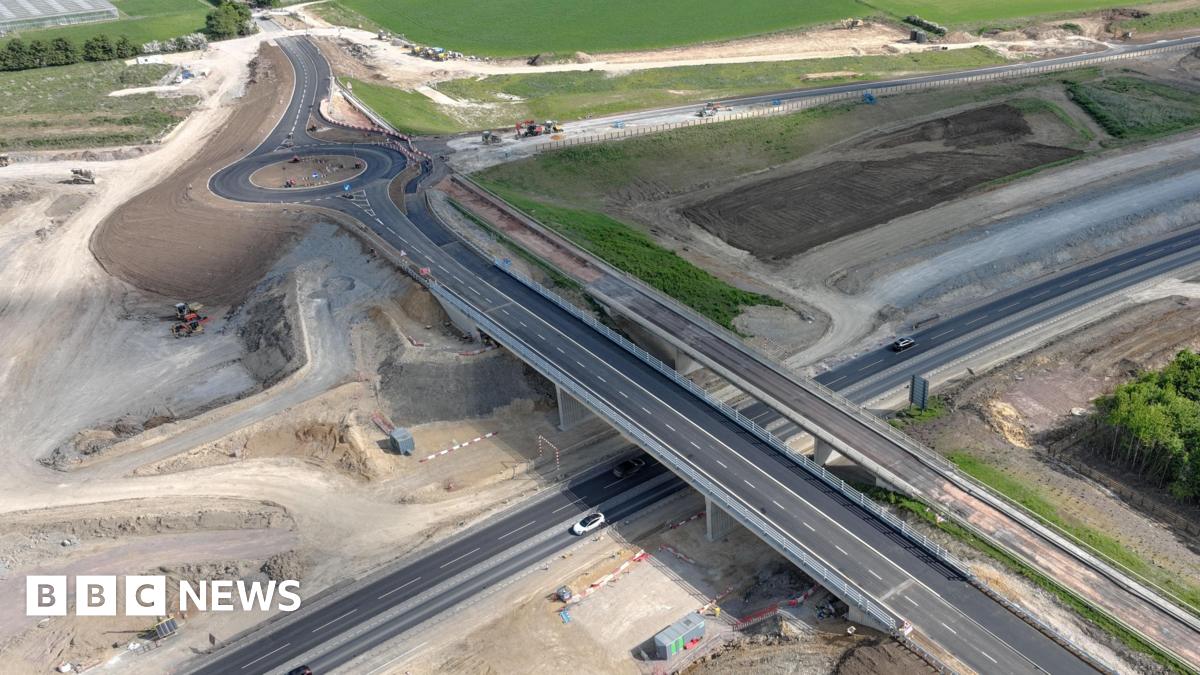 A421 closed until Monday for old Roxton bridge demolition - BBC News
