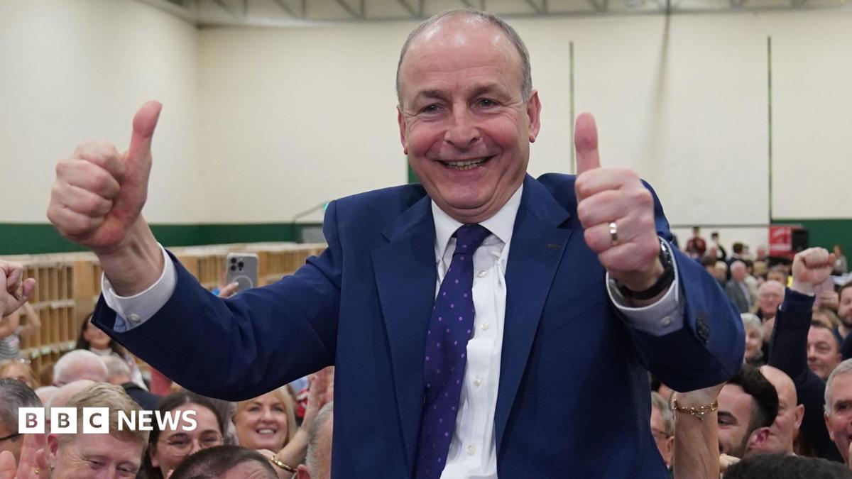 Irish general election: Fianna Fáil emerges as largest party - BBC News