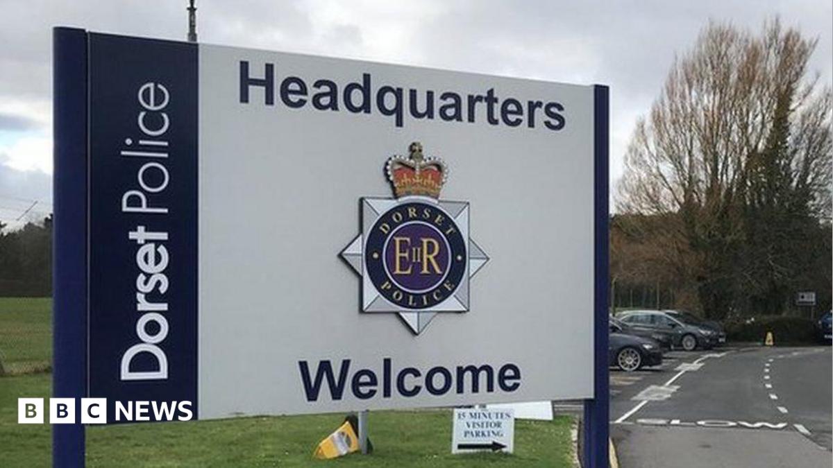 Senior Dorset Police officer faces drink driving charge - BBC News