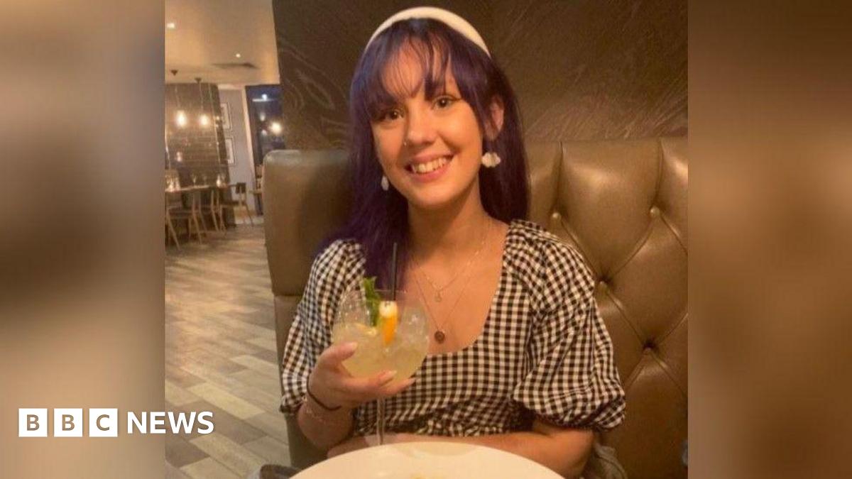 'Inadequate' support a factor in Grantham teenager's death - BBC News