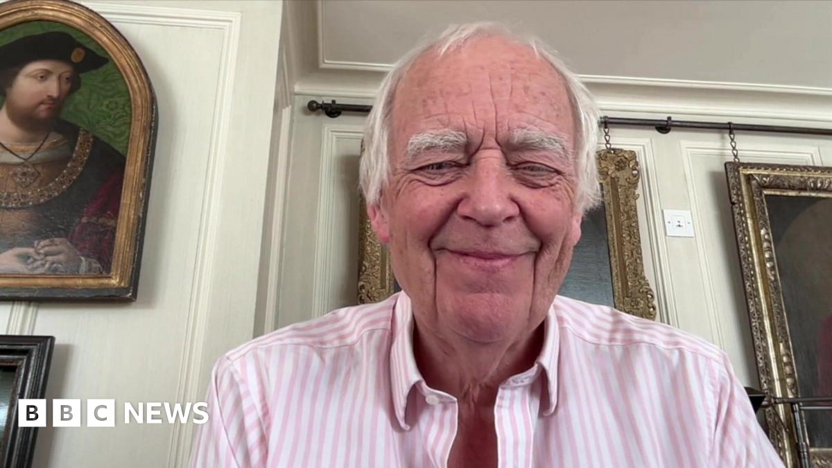 Sir Tim Rice performs in Cornwall after visiting for 50 years - BBC News