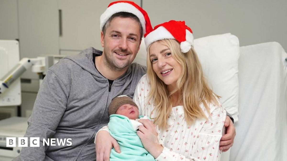 Scottish parents celebrate arrival of Christmas babies - BBC News