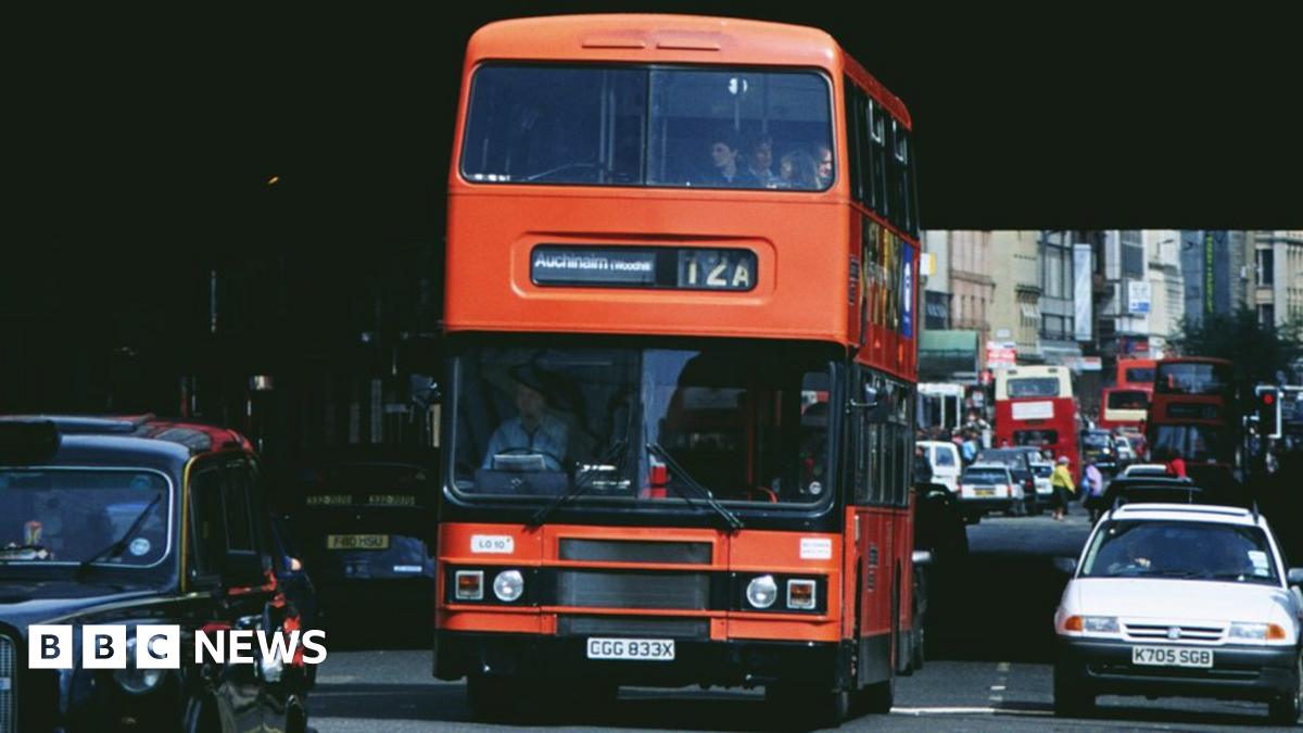 Could Glasgow return to the orange buses of the 80s? - BBC News