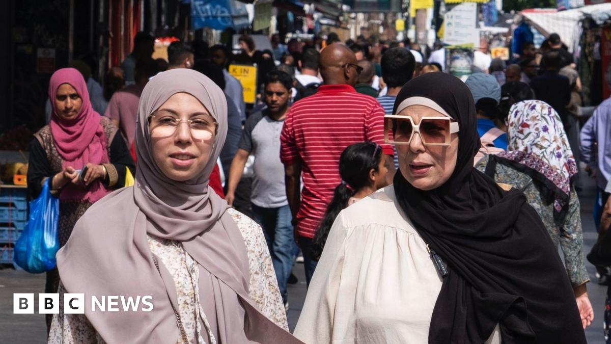 Ethnic segregation in England and Wales at all-time low - study - BBC News