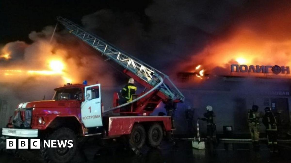 Kostroma: Deadly fire in Russian bar started by 'flare gun' - BBC News