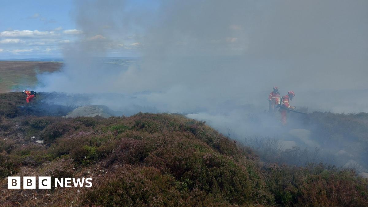 Meltham Moor: Huge fire was likely caused by barbecue - BBC News