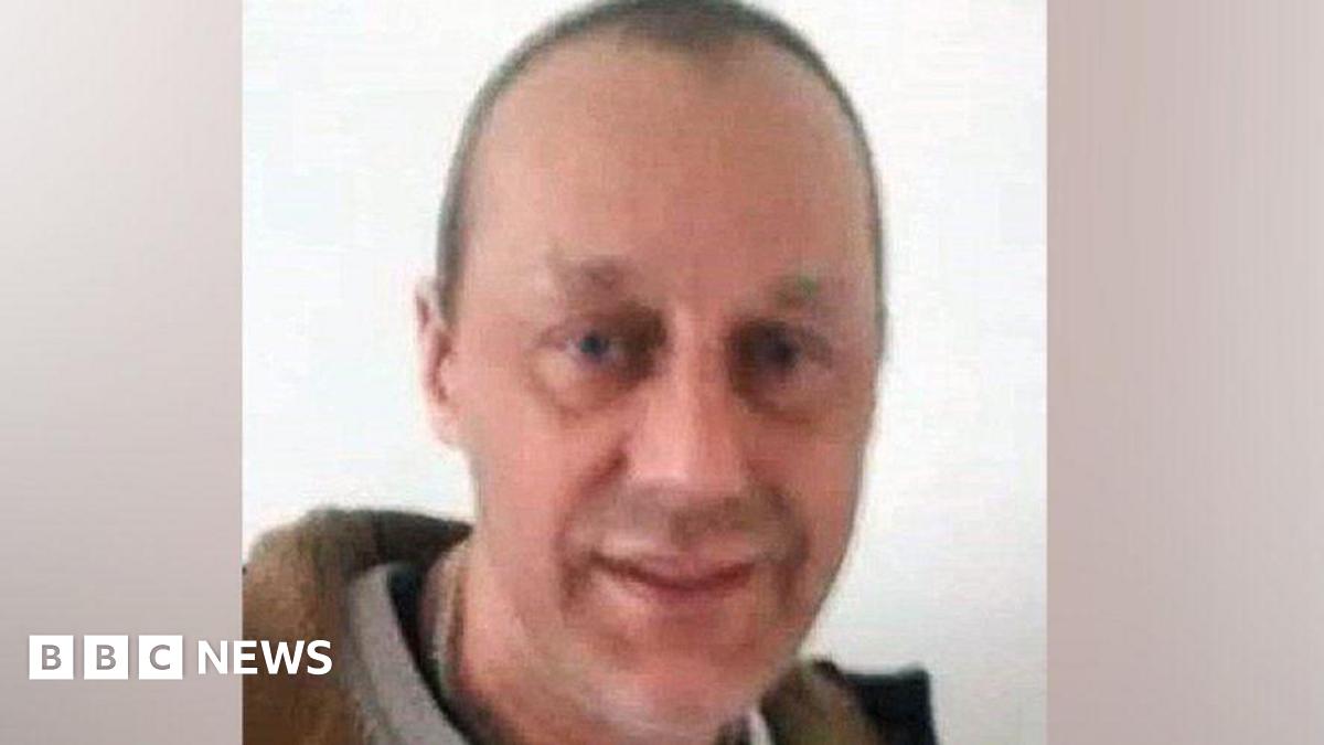 Man jailed for life for 'ferocious' Peterhead knife murder - BBC News