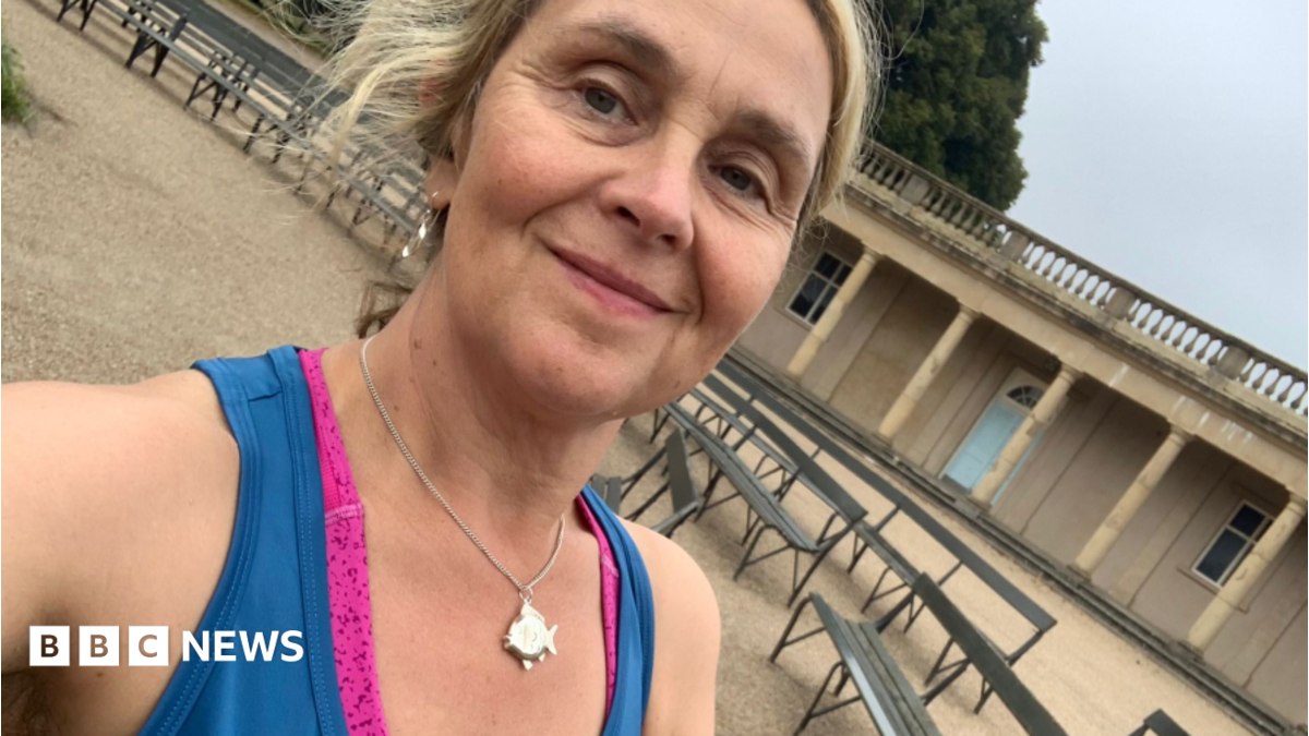 Norwich mum runs Great North Run in Joe Dix's memory - BBC News
