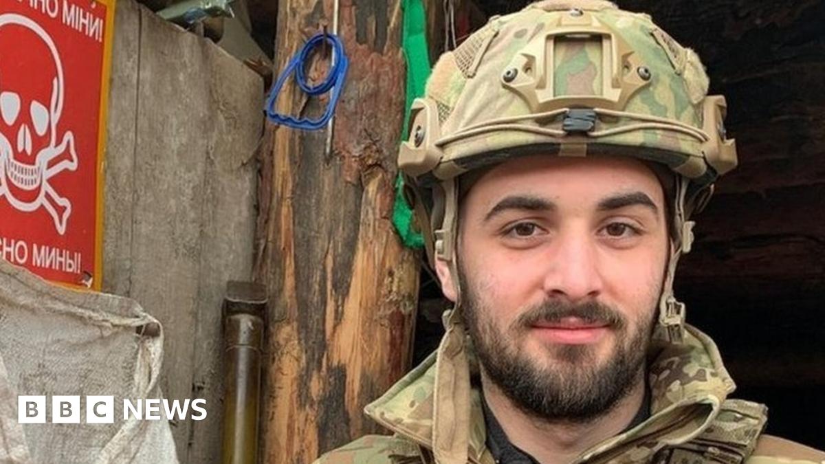 Ukraine War: Veterans prepare for battle in occupied Luhansk - BBC News