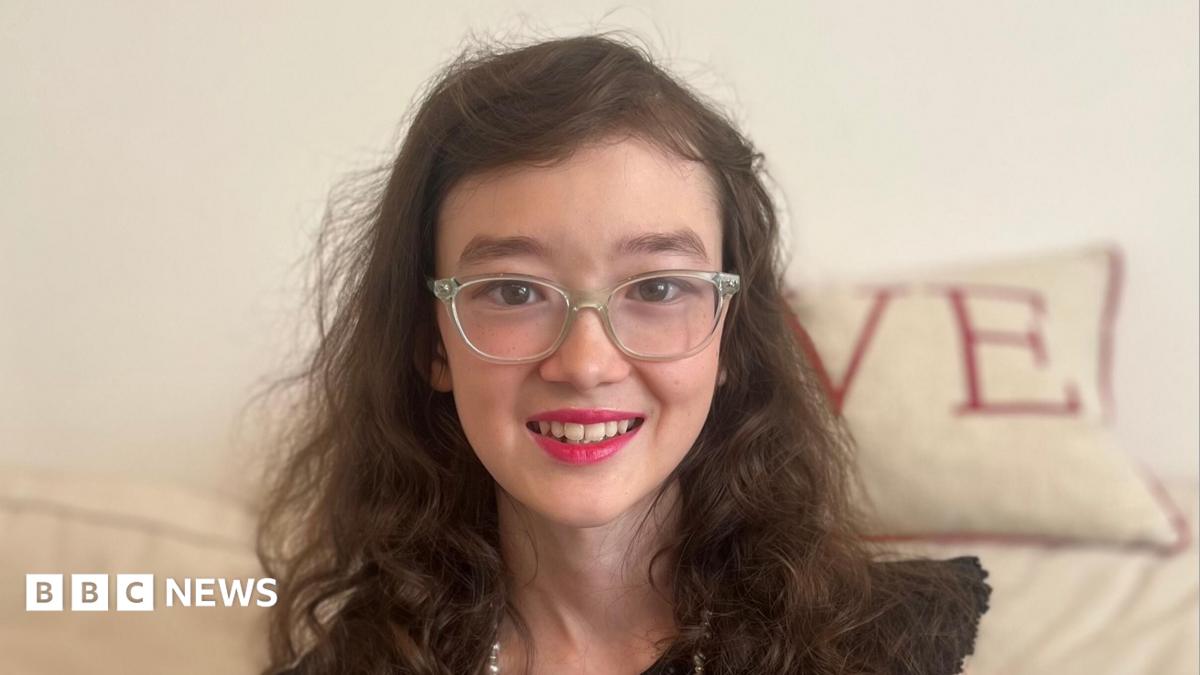 Girl with selective mutism wins BBC Essex Make a Difference award - BBC ...