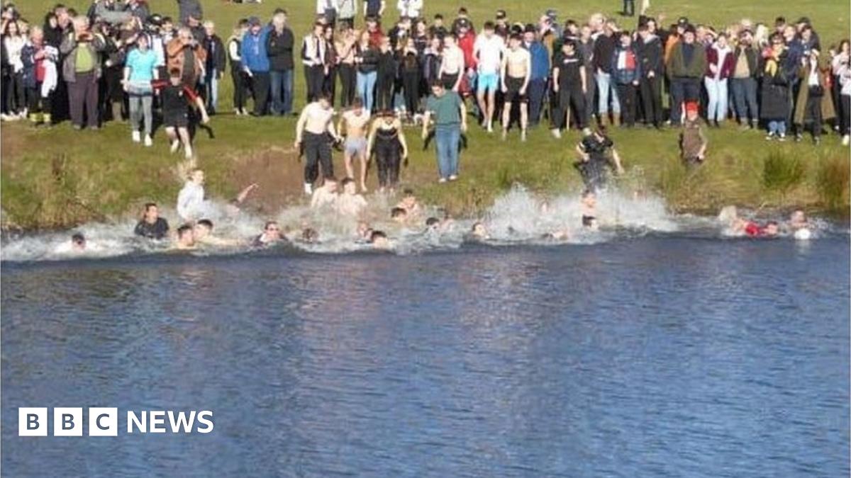 Hundreds attend ancient Alnwick Shrovetide game - BBC News