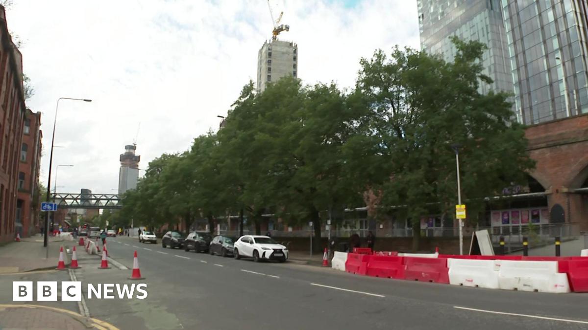 Manchester crash: Teenage pedestrians still in critical condition - BBC ...