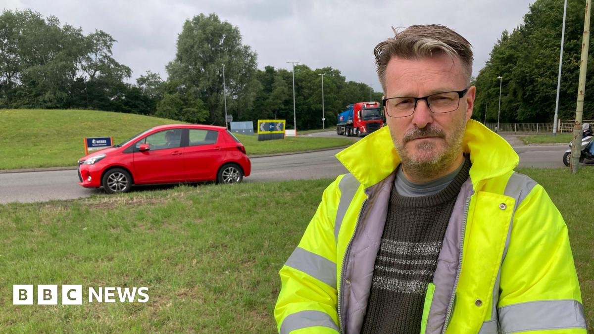 Swindon Council needs £50m to resolve pothole problems - BBC News