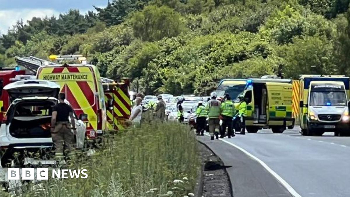 A34: Two men seriously injured in military convoy crash - BBC News