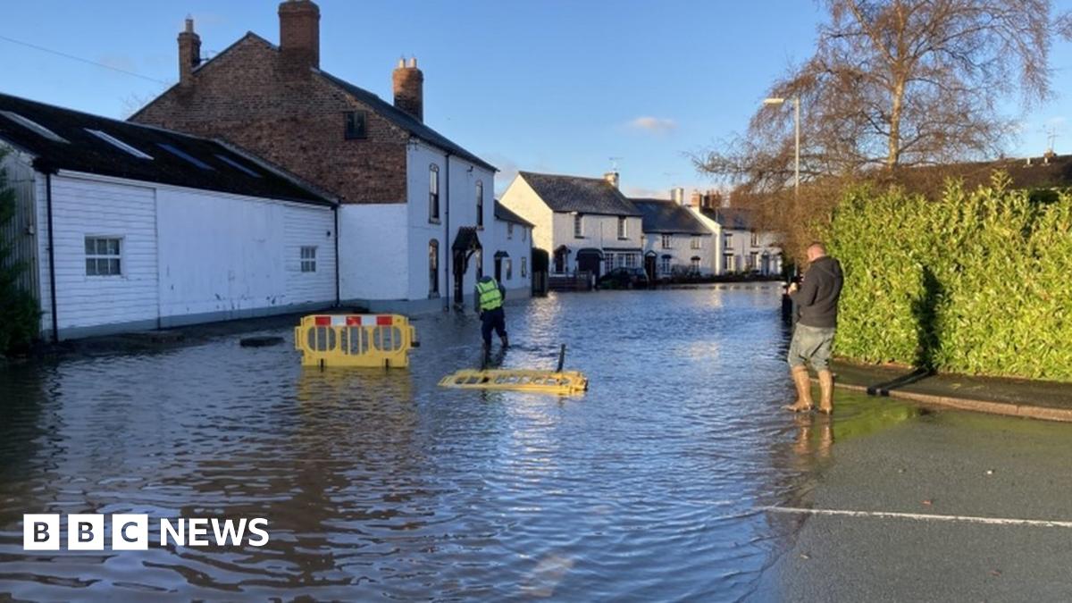Storm Christoph: Wrexham's readiness for flooding questioned - BBC News