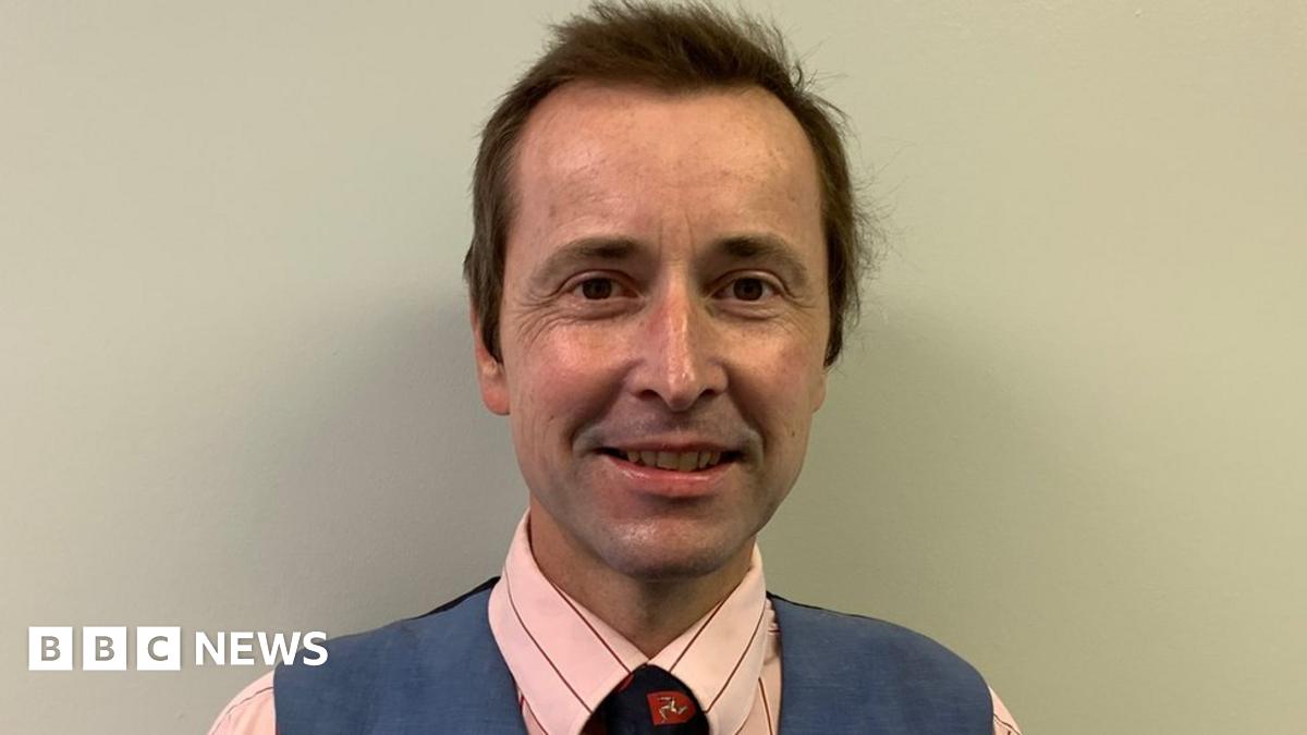 Isle of Man election: David Fowler - standing for Middle - BBC News