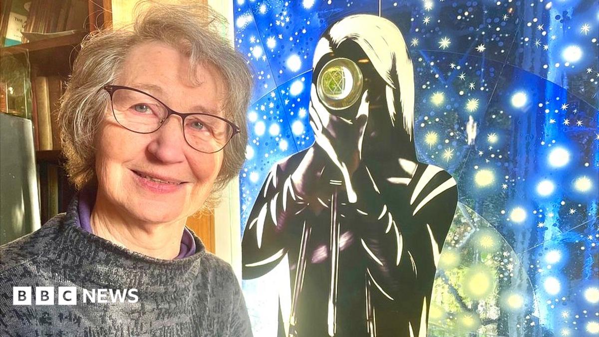 The art school reject who became one of the world's top glass artists ...