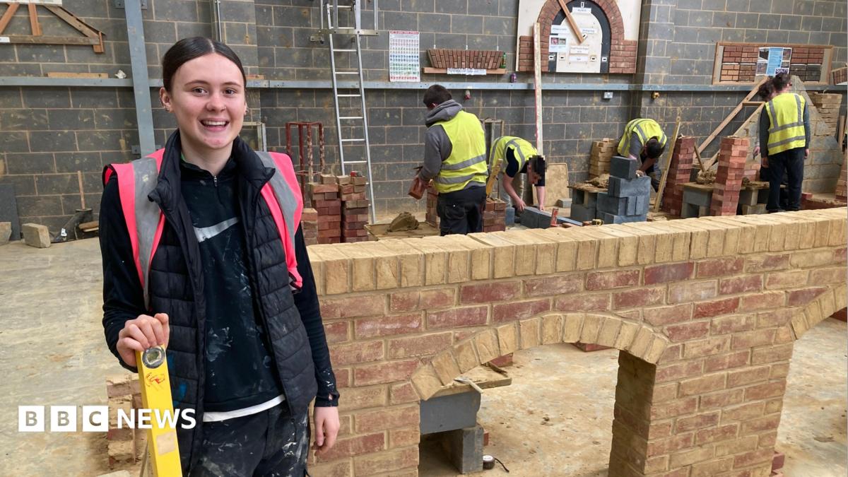 Trainee brickie urges more women to consider the trade - BBC News