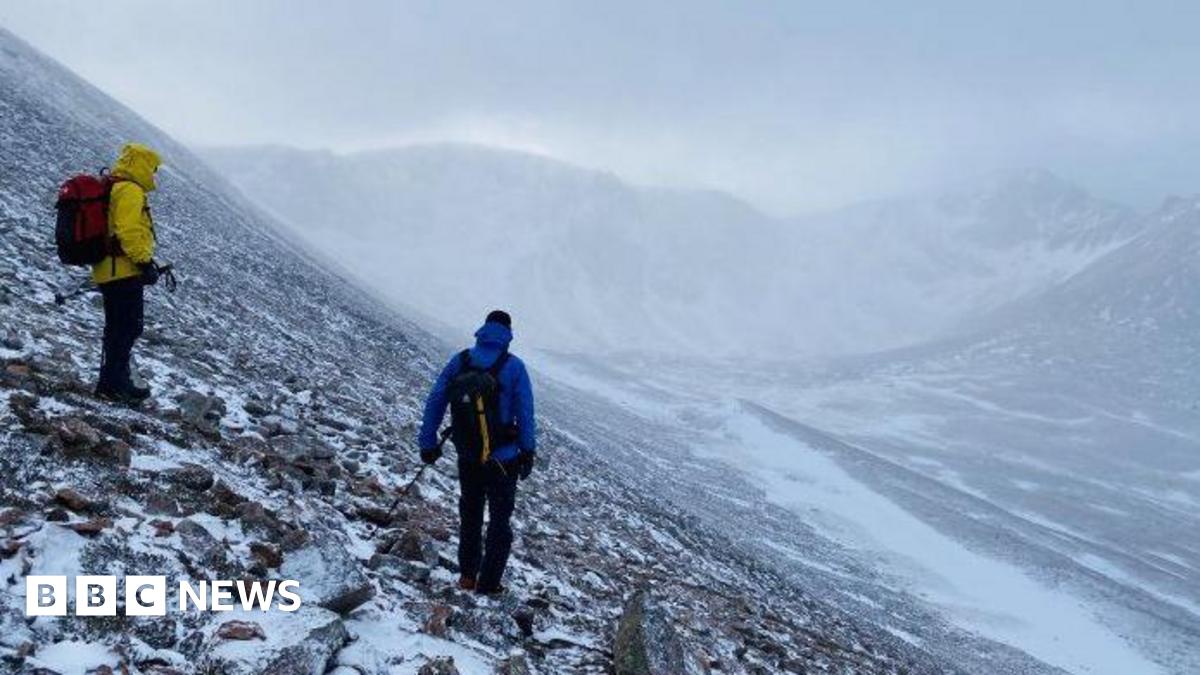 Scotland's 'unusual' avalanche season due to a lack of snow - BBC News