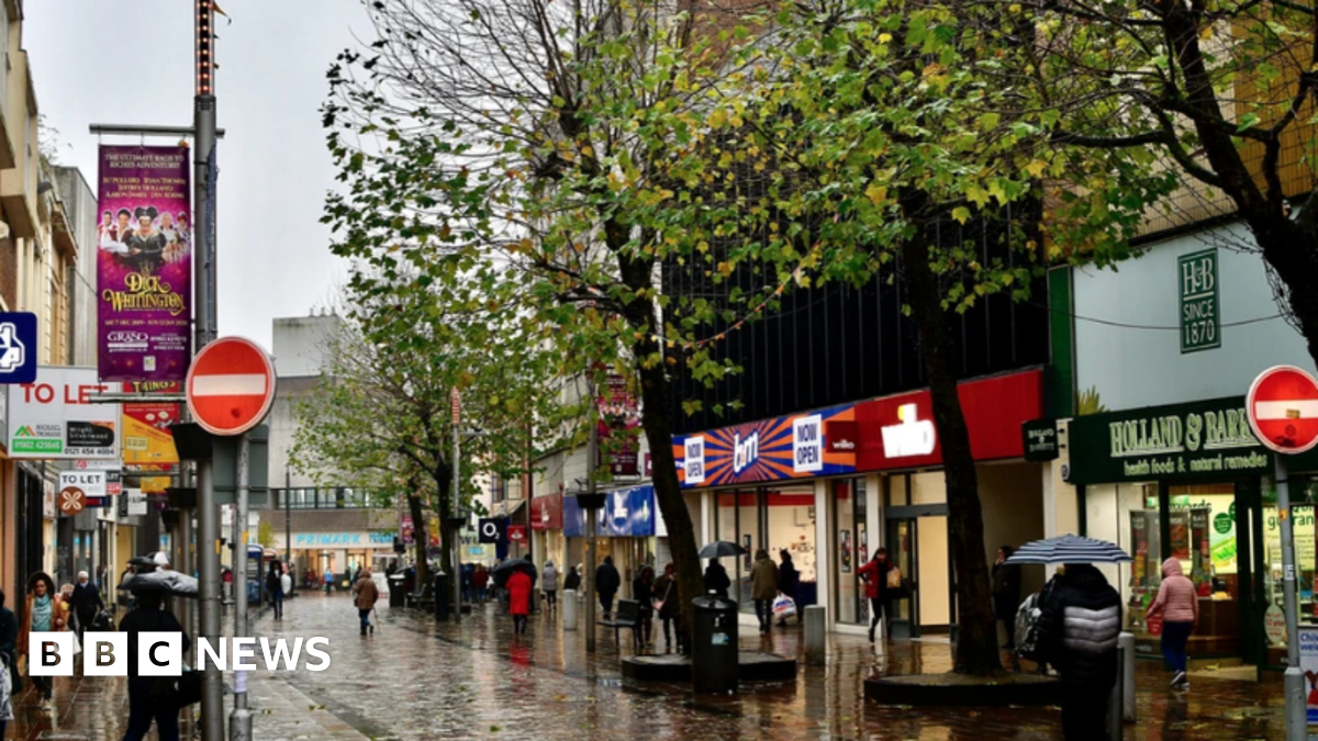 Consultation on Wolverhampton's future continues - BBC News